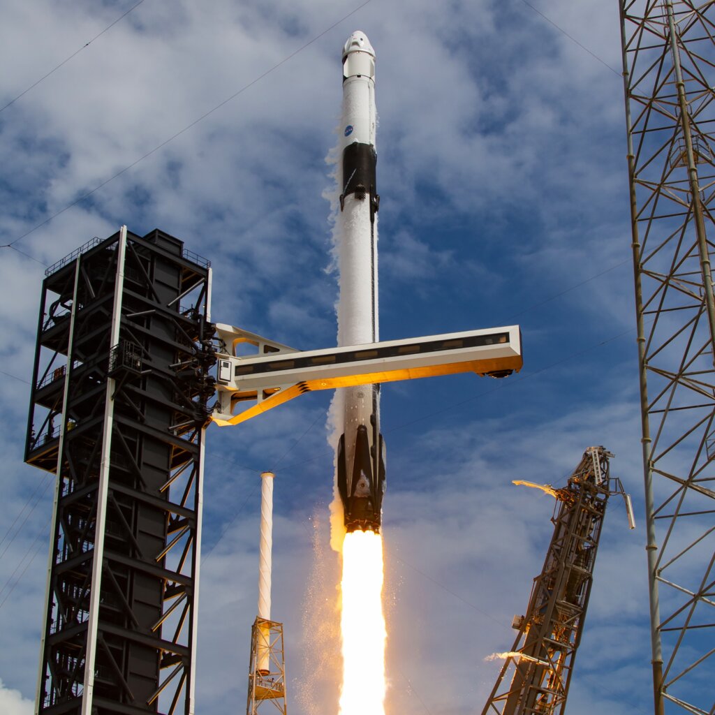 SpaceX Capsule To Rescue Stranded NASA Astronauts At ISS - Finance 360